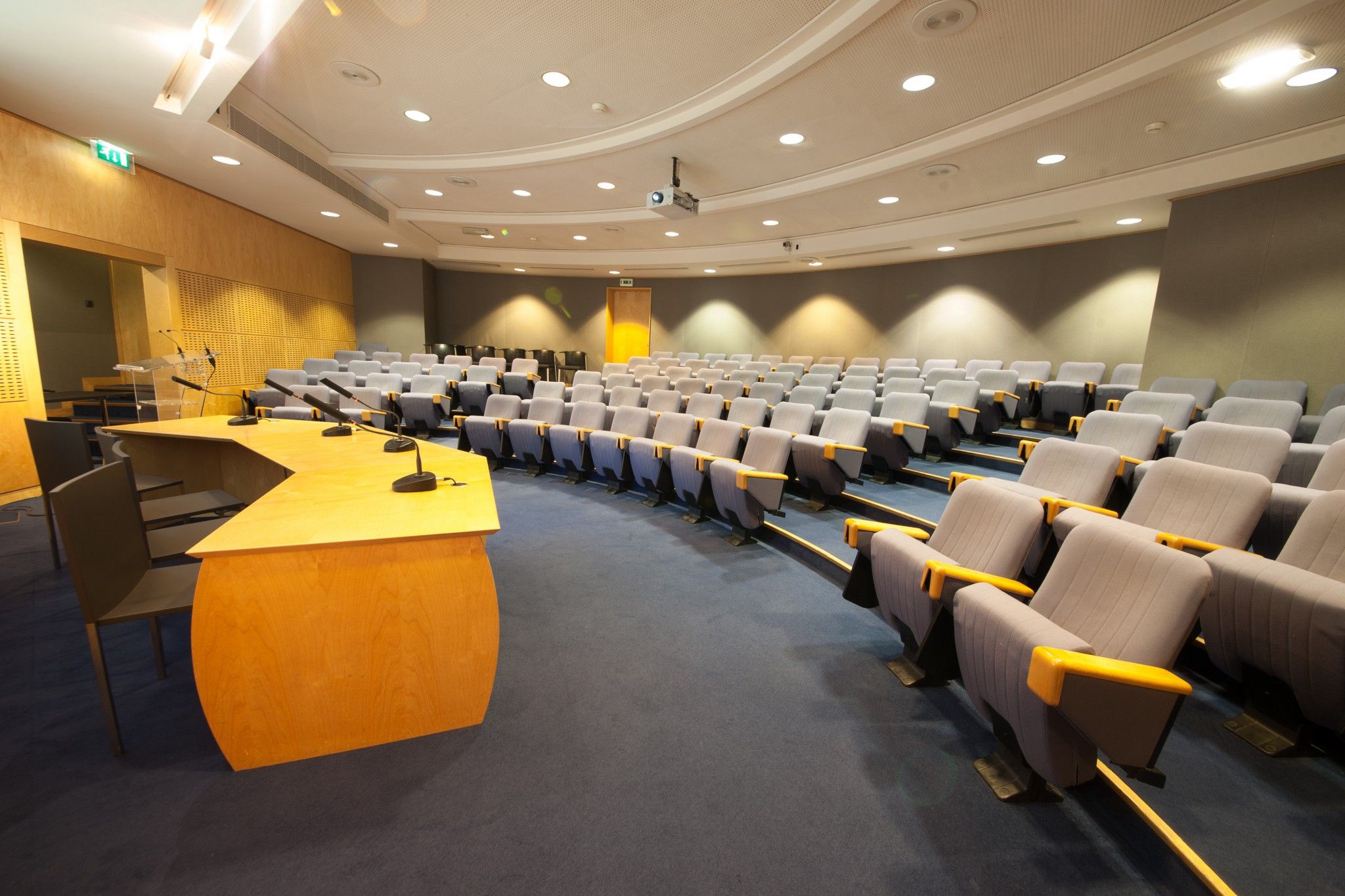 Choisissez la capacité idéale pour votre salle de conférence à Lyon